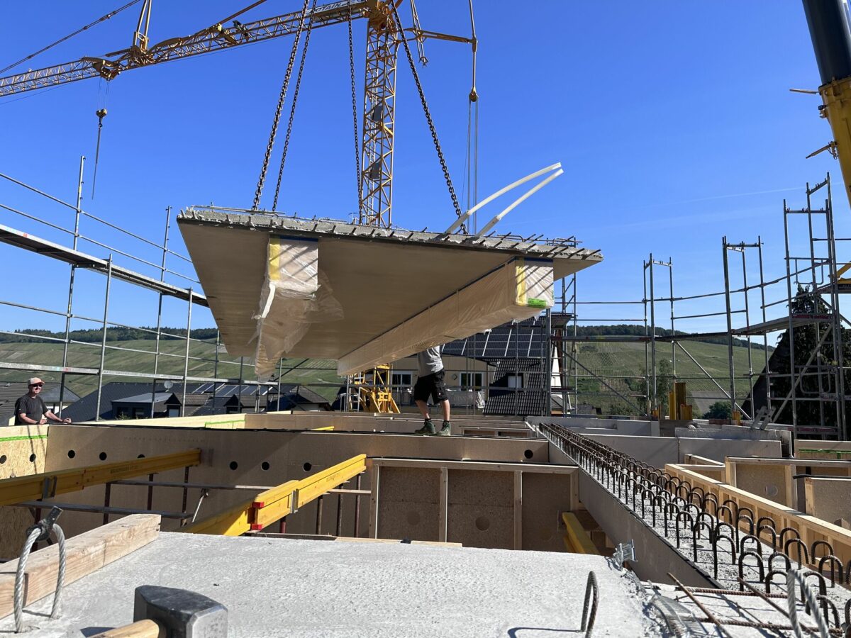 Erfolgreicher Einsatz von Hoton® Deckensystem - erstmalige Fertigung ...